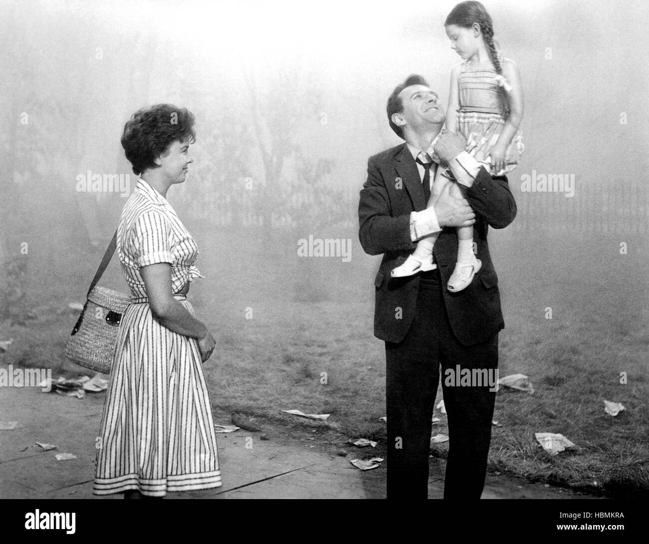 THE DAY THE EARTH CAUGHT FIRE, from left, Janet Munro, Edward Judd ...