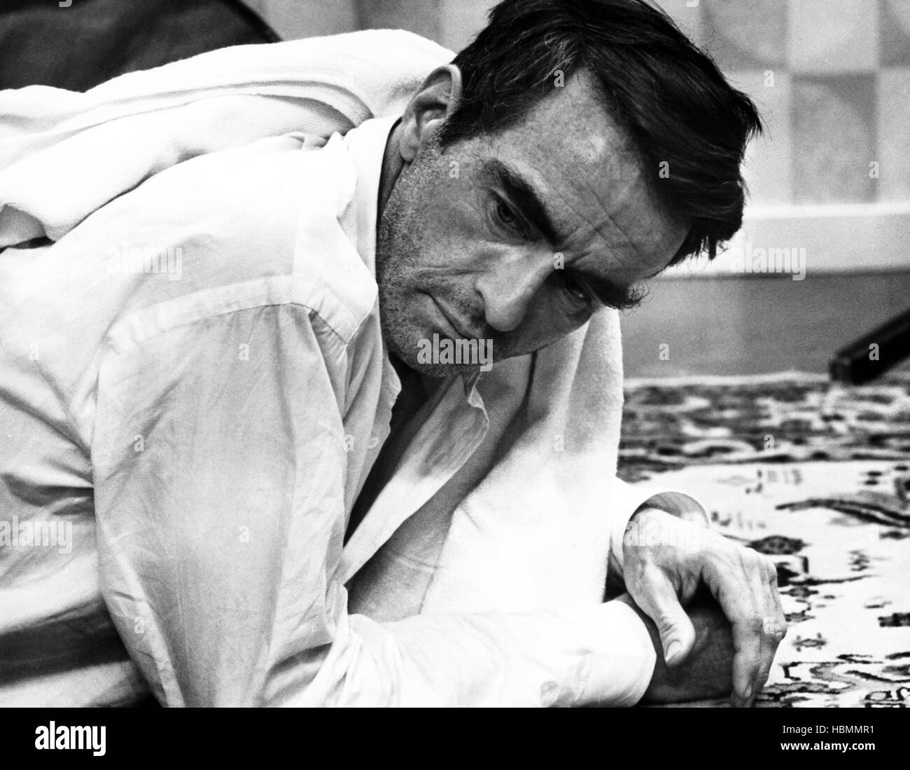 THE DEFECTOR, (aka L'ESPION), Montgomery Clift, 1966 Stock Photo - Alamy
