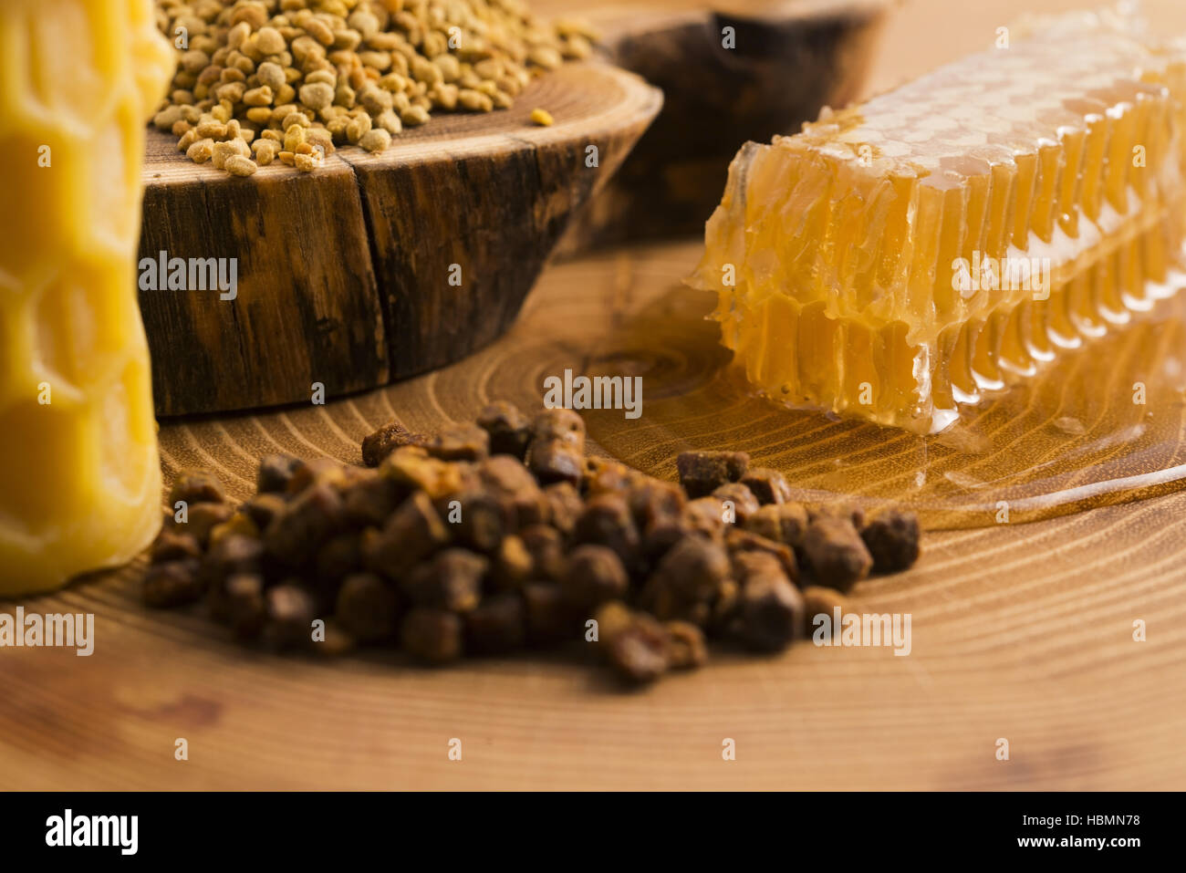 honeycomb, pollen and propolis Stock Photo - Alamy