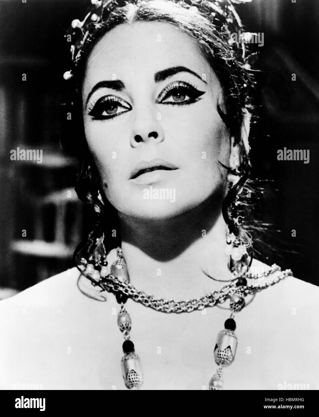 DOCTOR FAUSTUS, Elizabeth Taylor, 1967 Stock Photo - Alamy