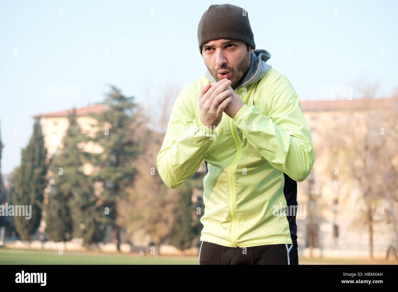 Working at cold hi-res stock photography and images - Alamy