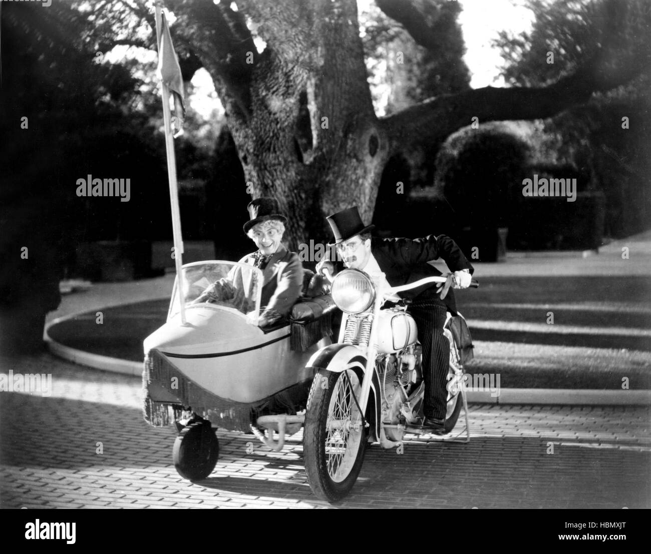 DUCK SOUP, Harpo Marx, Groucho Marx, 1933, motorcycle and sidecar Stock ...