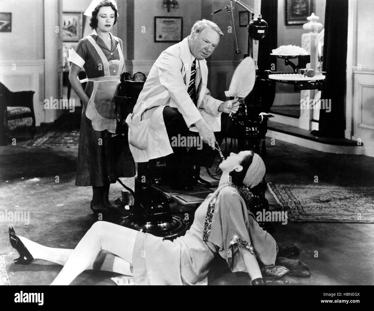 THE DENTIST, Zedna Farley, W.C. Fields, Elise Cavanna, 1932 Stock Photo - Alamy