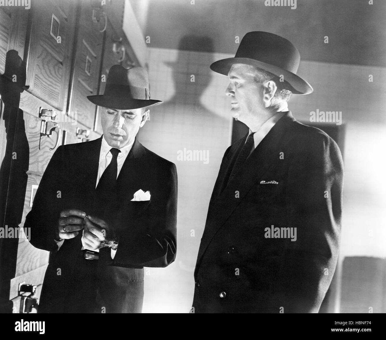 DEAD RECKONING, from left: Humphrey Bogart, Charles Cane, 1947 Stock ...