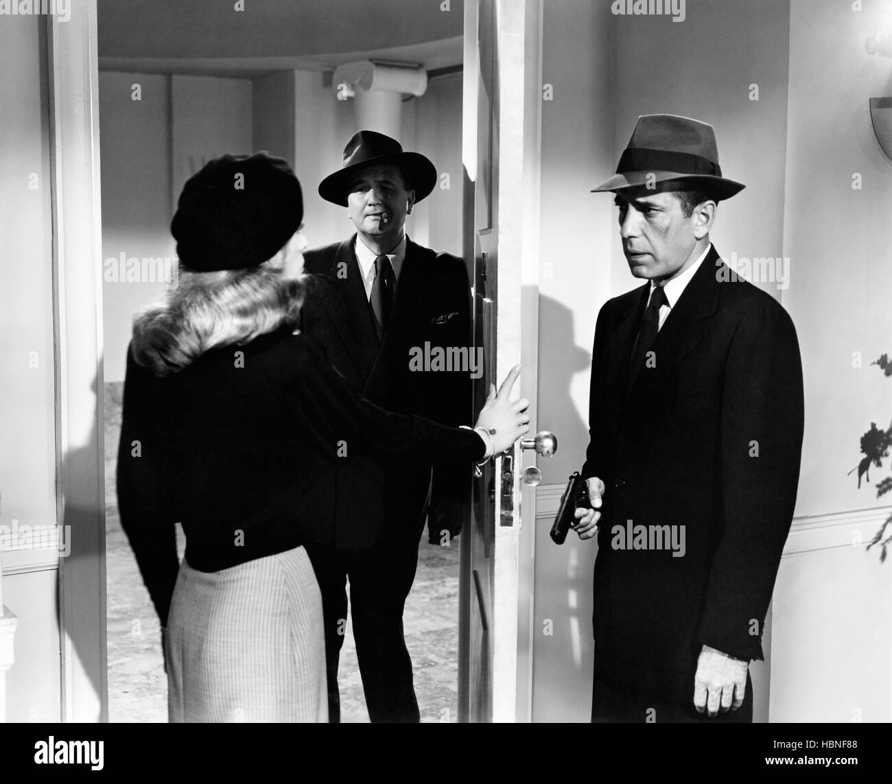 DEAD RECKONING, from left: Lizabeth Scott, Charles Cane, Humphrey ...