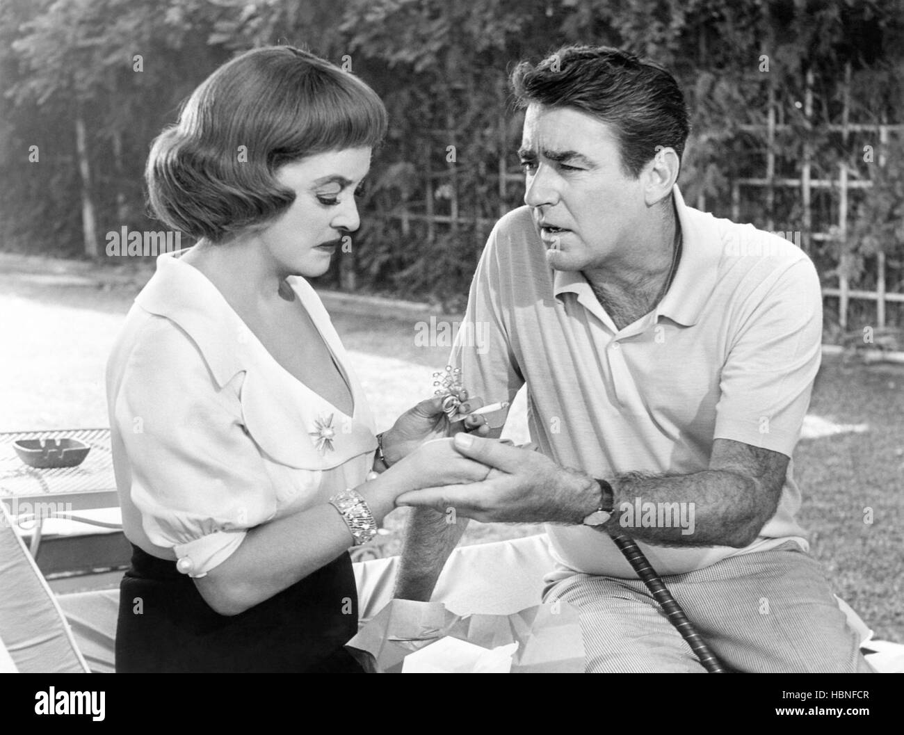 DEAD RINGER, from left: Bette Davis, Peter Lawford, 1964 Stock Photo ...