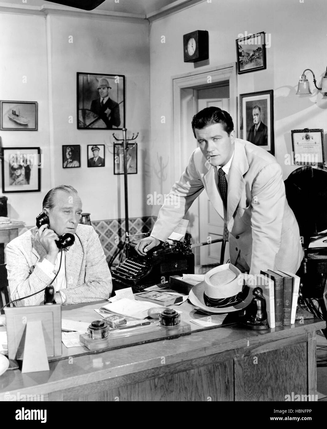 THE DESERT SONG, Lynne Overman, Dennis Morgan, 1943 Stock Photo - Alamy