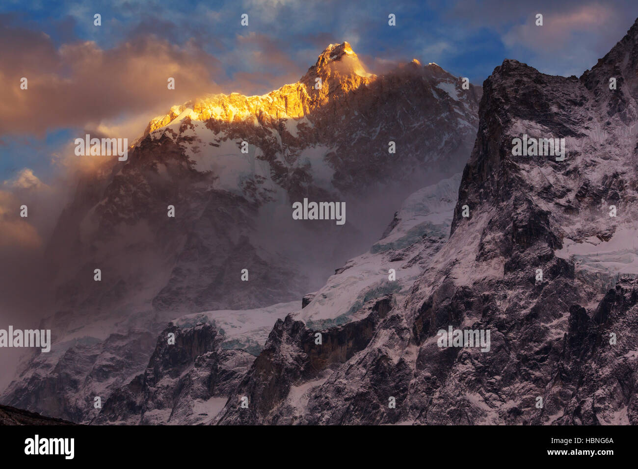 Jannu mountain hi-res stock photography and images - Alamy
