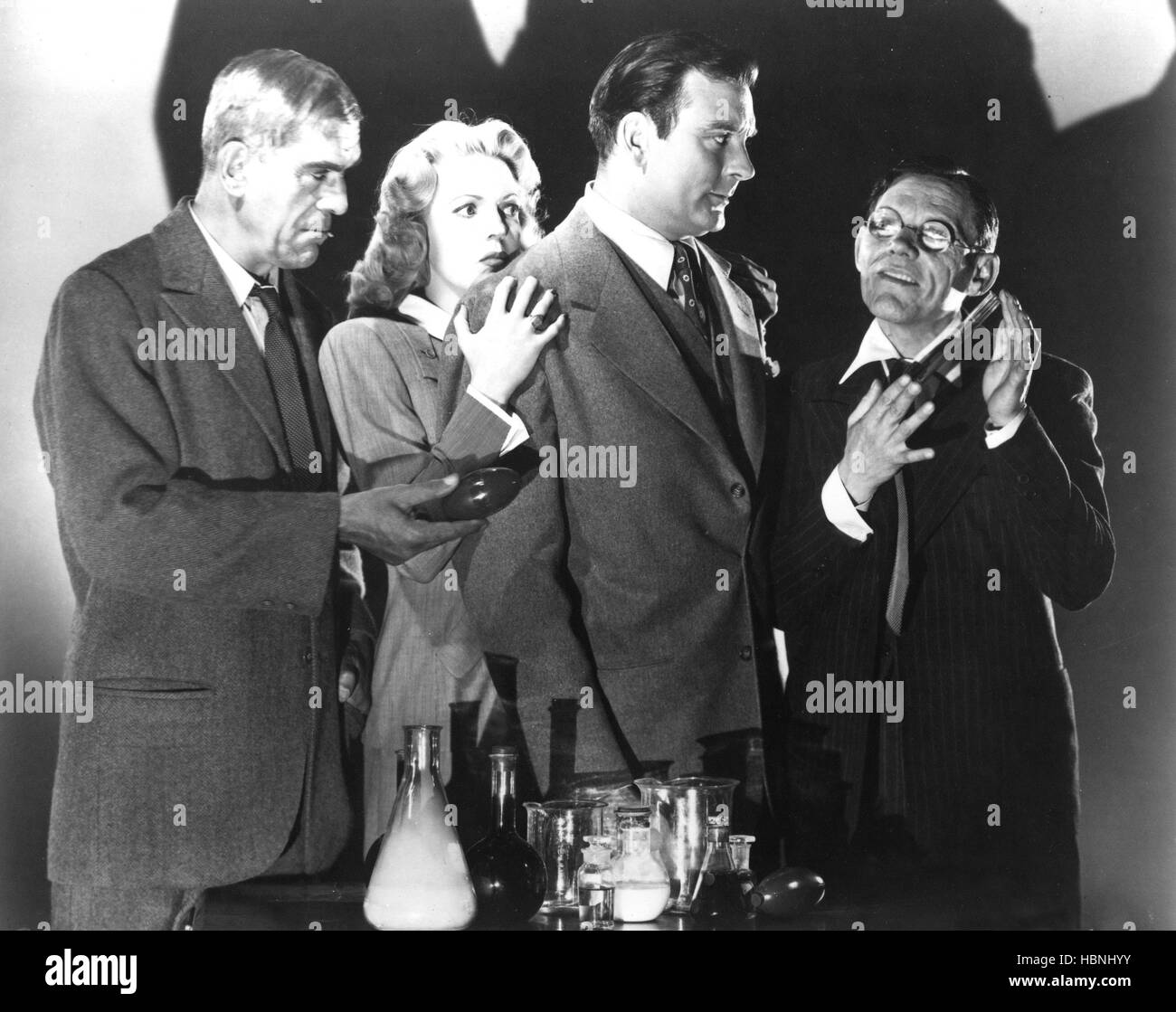 DICK TRACY MEETS GRUESOME, Boris Karloff, Anne Gwynne, Ralph Byrd ...