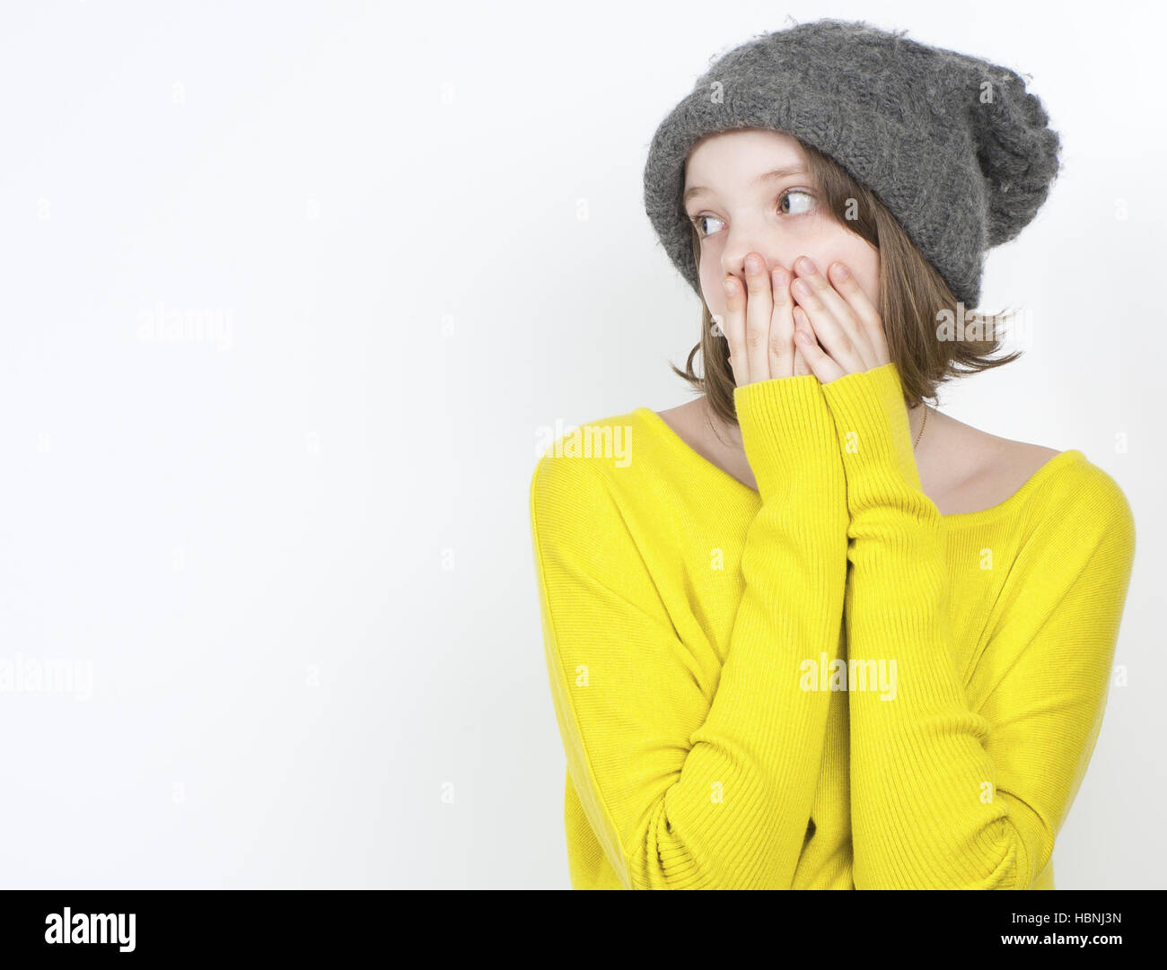 Frightened girl hi-res stock photography and images - Alamy