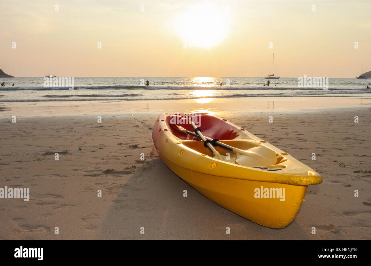 Beach beauty boat sunset hi-res stock photography and images - Alamy