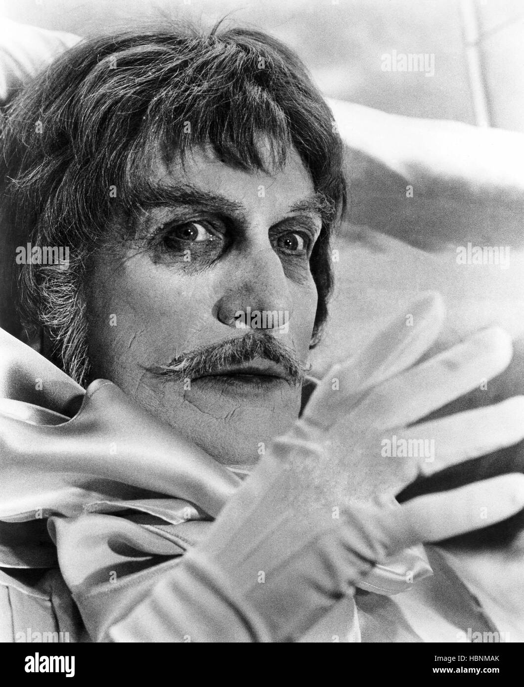 DR. PHIBES RISES AGAIN, Vincent Price, 1972 Stock Photo - Alamy