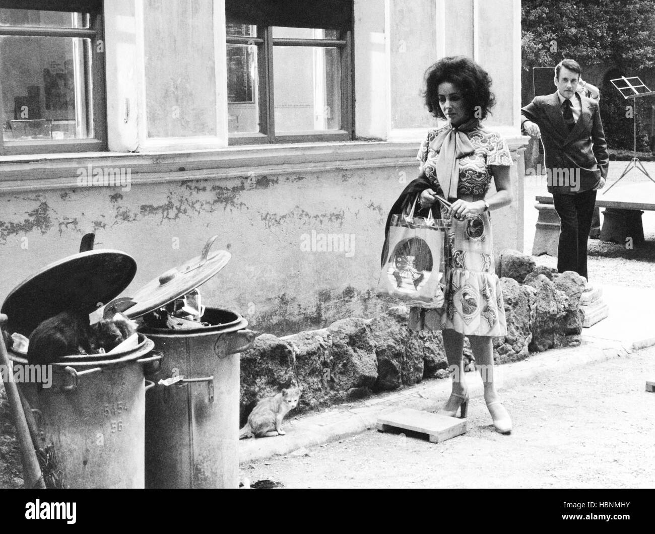THE DRIVER'S SEAT, (aka IDENTIKIT), from left, Elizabeth Taylor, Ian ...