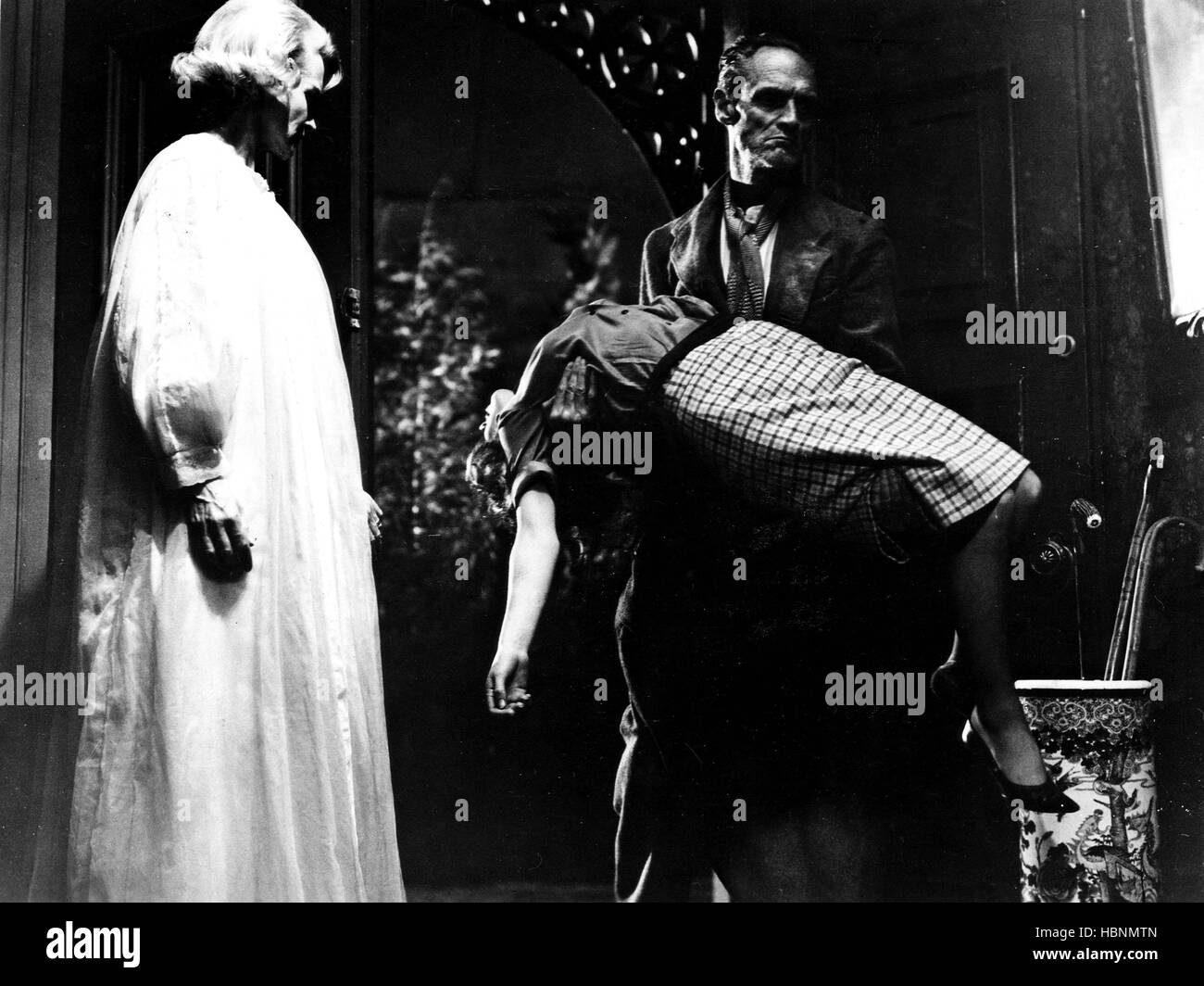 DR. TERROR'S HOUSE OF HORRORS, Ursula Howells, Katy Wild (being carried ...