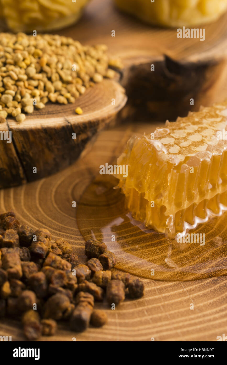 honeycomb, pollen and propolis Stock Photo - Alamy