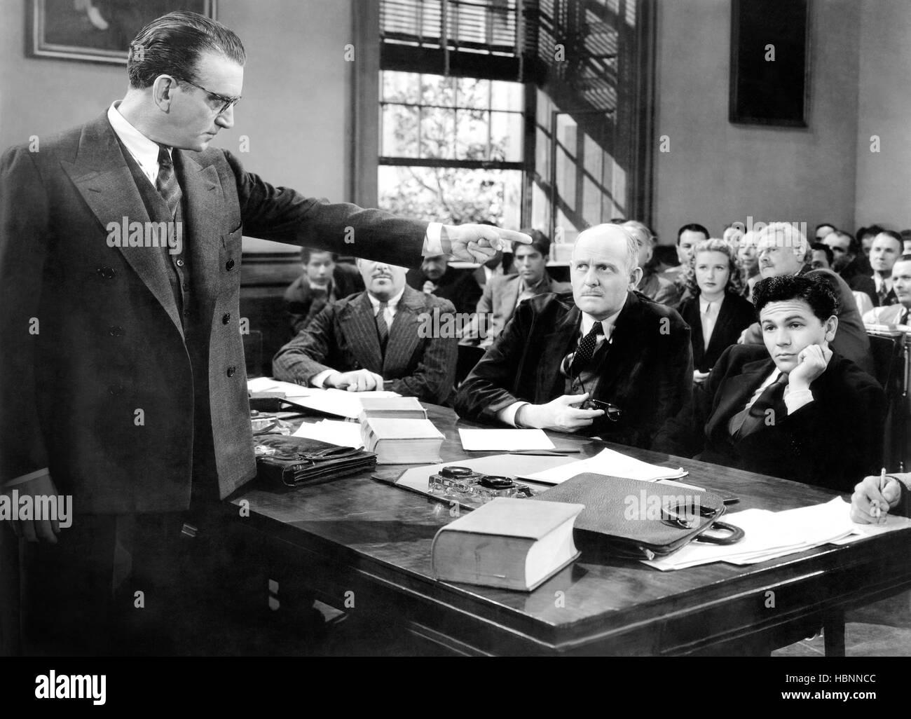 DUST BE MY DESTINY, from left, John Litel, Moroni Olsen, John Garfield ...