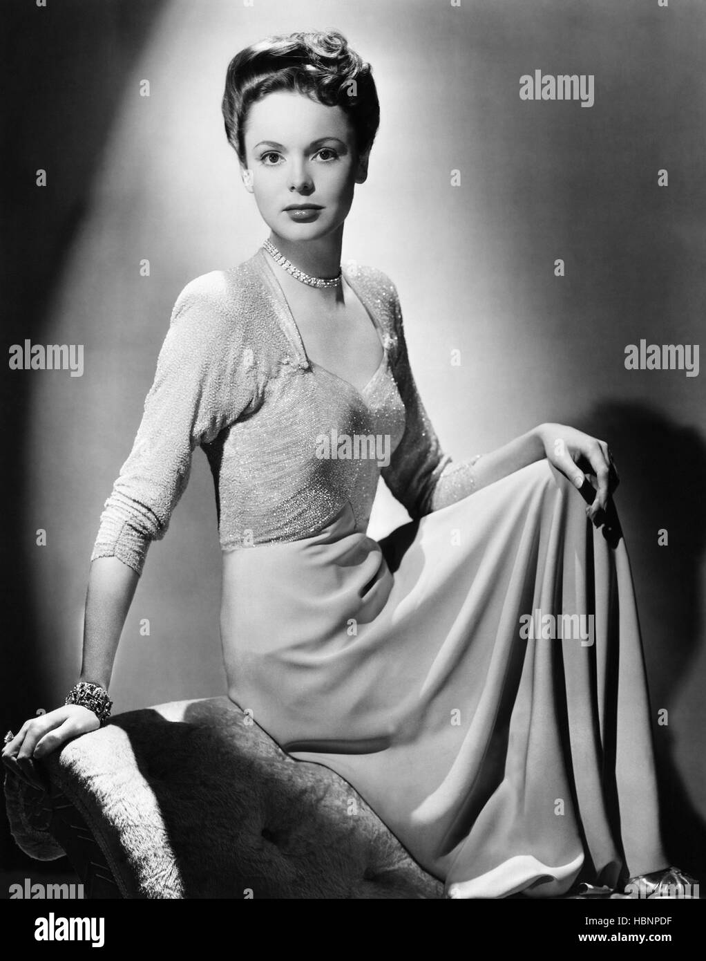 EDGE OF DARKNESS, Nancy Coleman, 1943 Stock Photo - Alamy