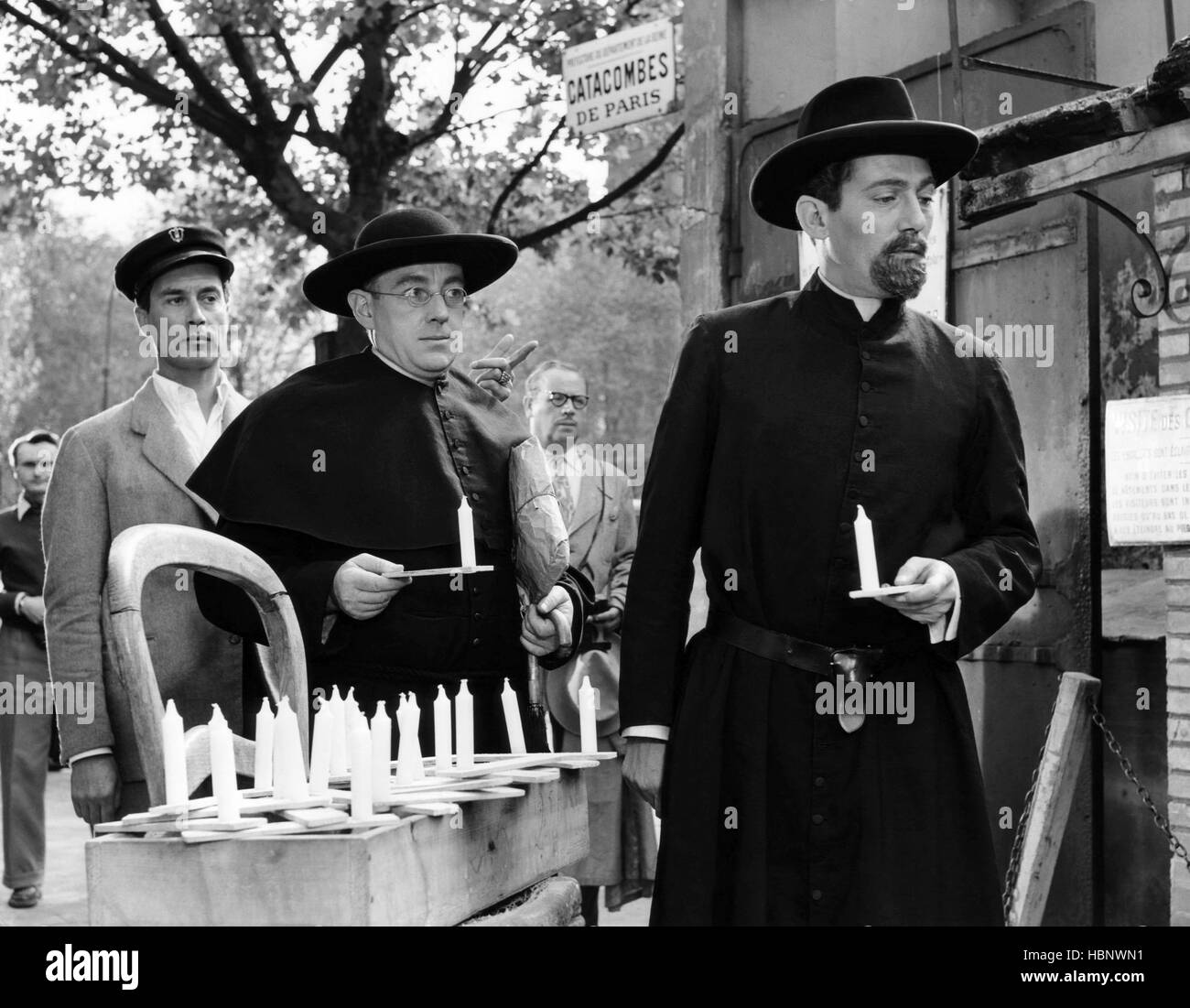 FATHER BROWN, (aka THE DETECTIVE), Alec Guinness, Peter Finch, 1954 ...