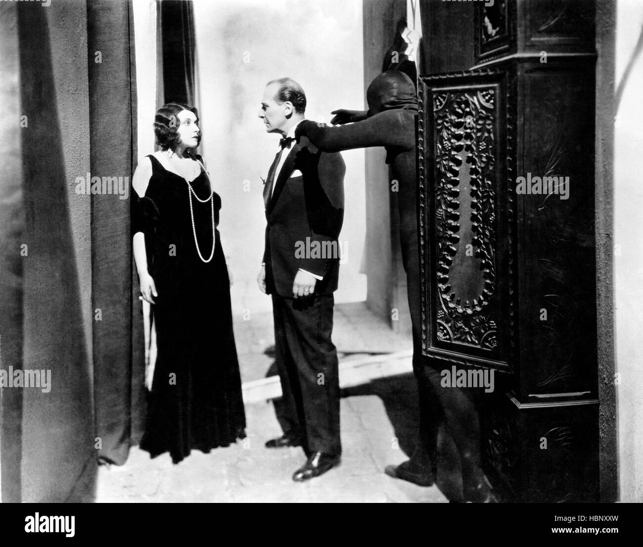 FANTOMAS, from left, Anielka Elter, Roger Karl, Jean Galland, 1932 ...