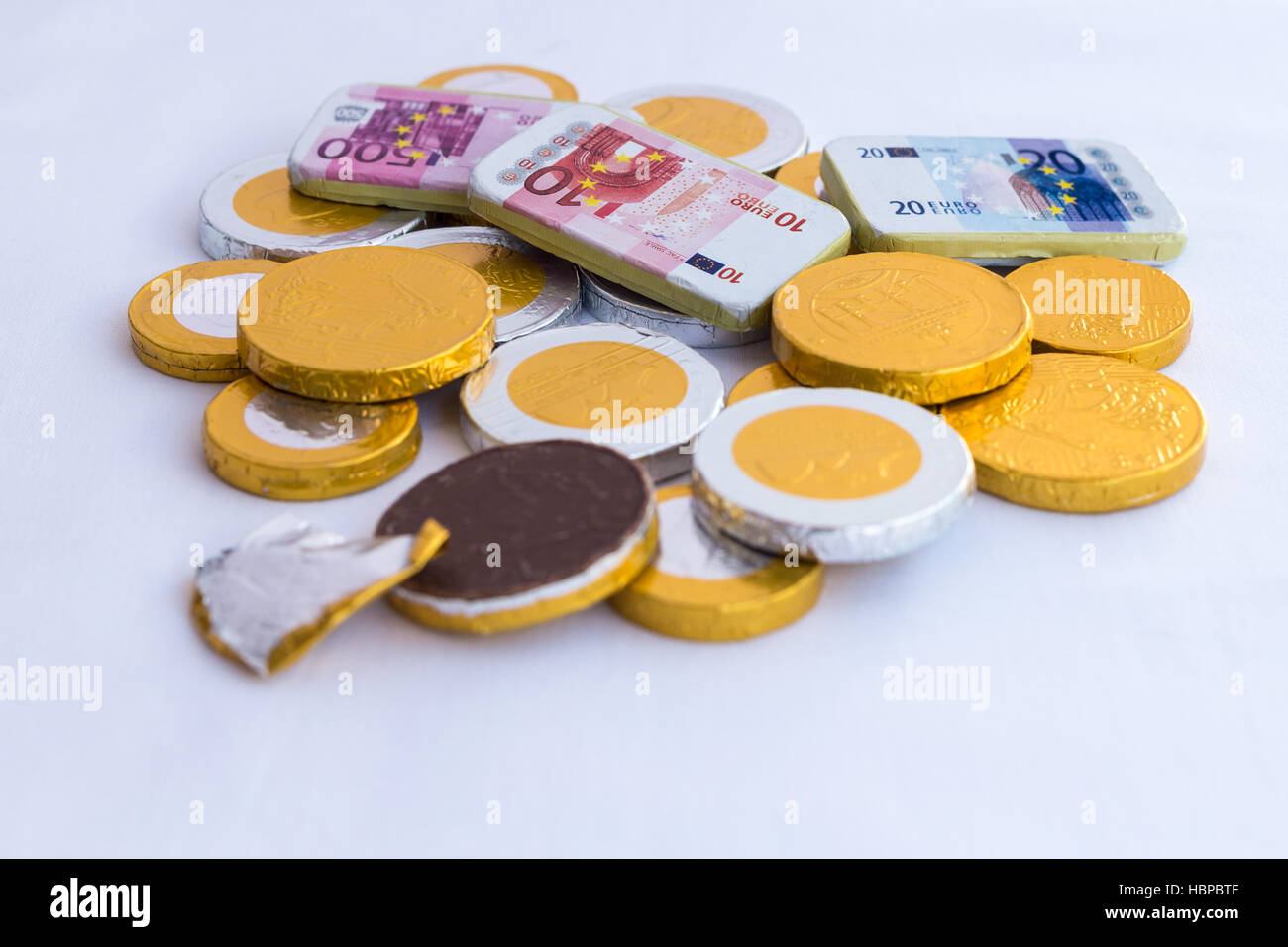 Chocolate coins christmas hi-res stock photography and images - Alamy
