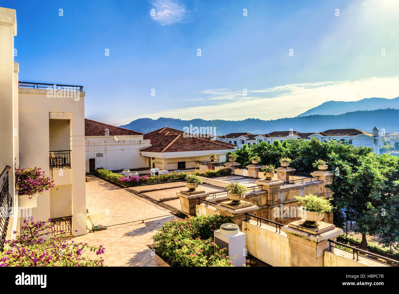 Modern european style villa hi-res stock photography and images - Alamy