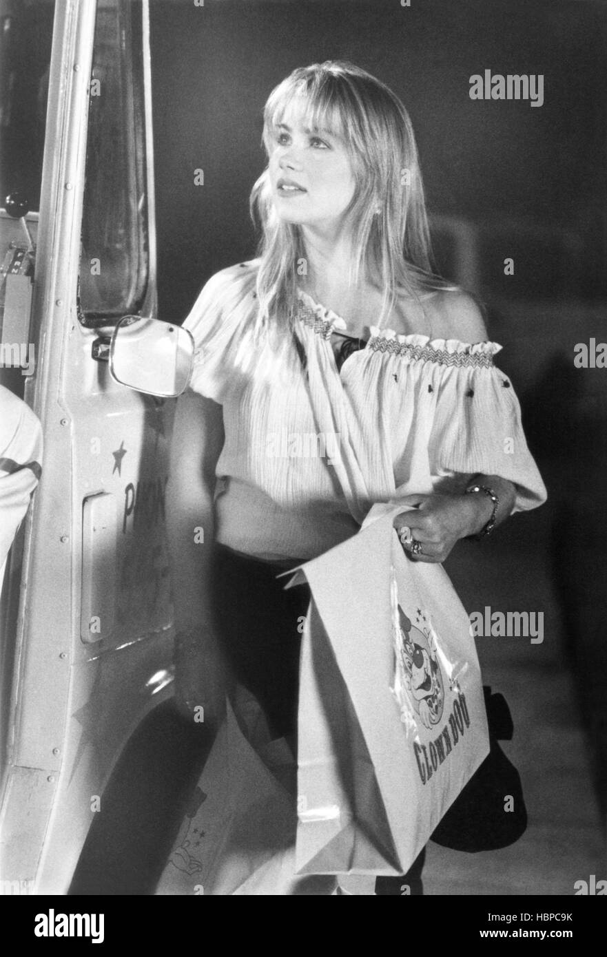 DON'T TELL MOM THE BABYSITTER'S DEAD, Christina Applegate, 1991 ...