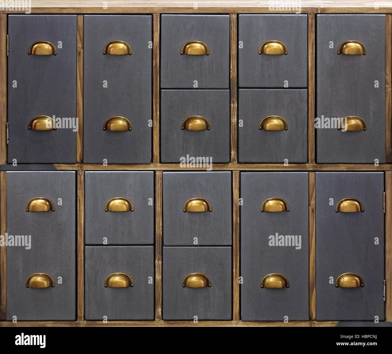Vintage metal drawers hi-res stock photography and images - Alamy