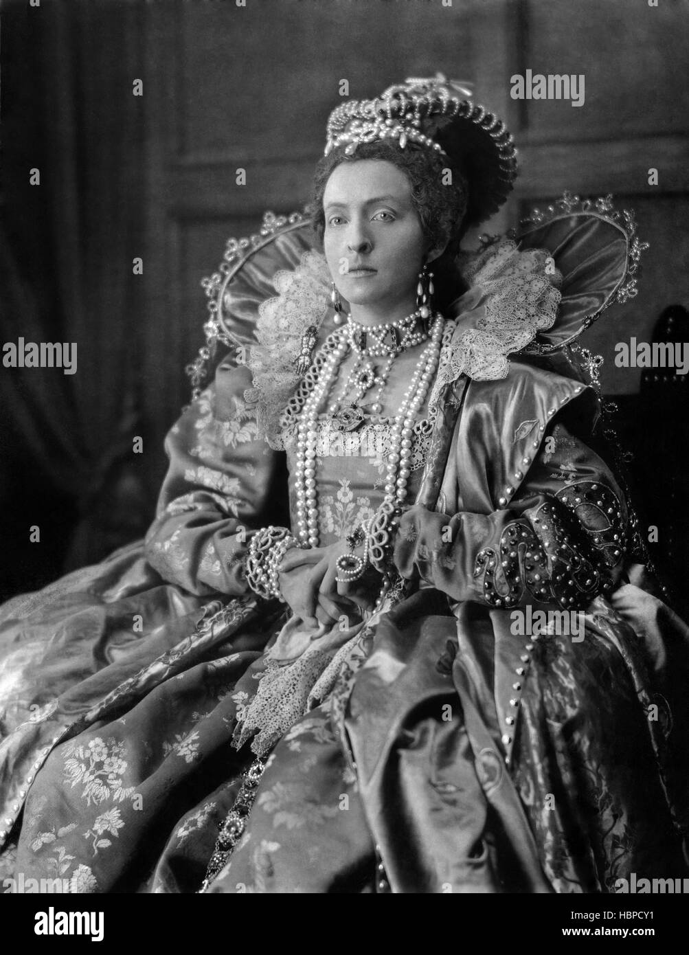 DOROTHY VERNON OF HADDON HALL, Clare Eames, 1924 Stock Photo - Alamy