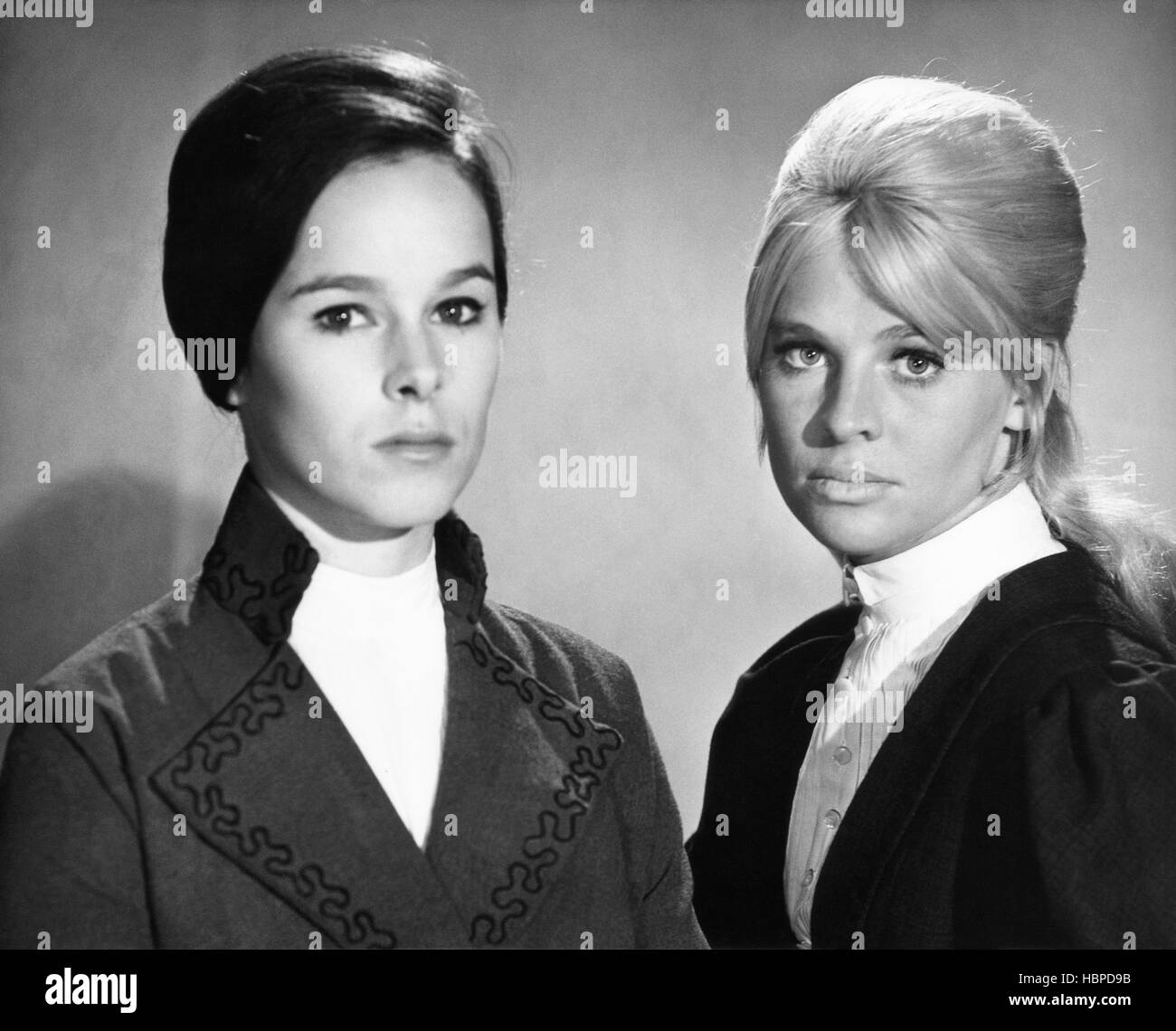 DOCTOR ZHIVAGO, from left, Geraldine Chaplin, Julie Christie, 1965 ...