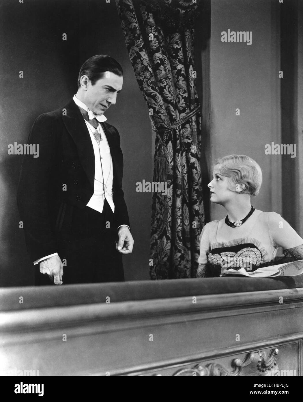 DRACULA, Bela Lugosi, Frances Dade, 1931 Stock Photo - Alamy