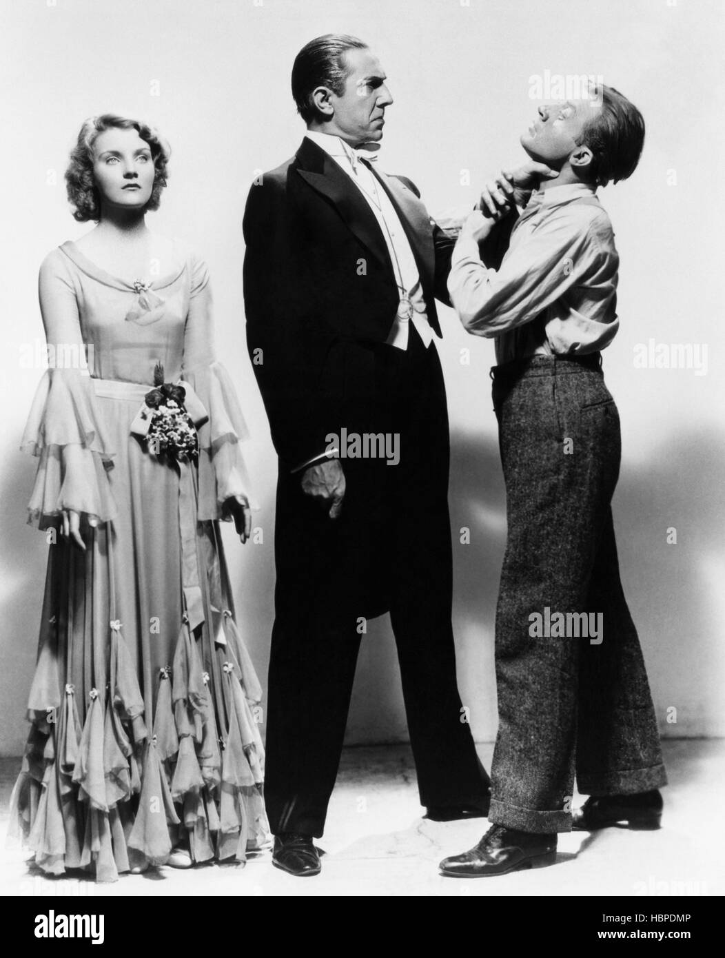 DRACULA, from left, Helen Chandler, Bela Lugosi, Dwight Frye, 1931 ...