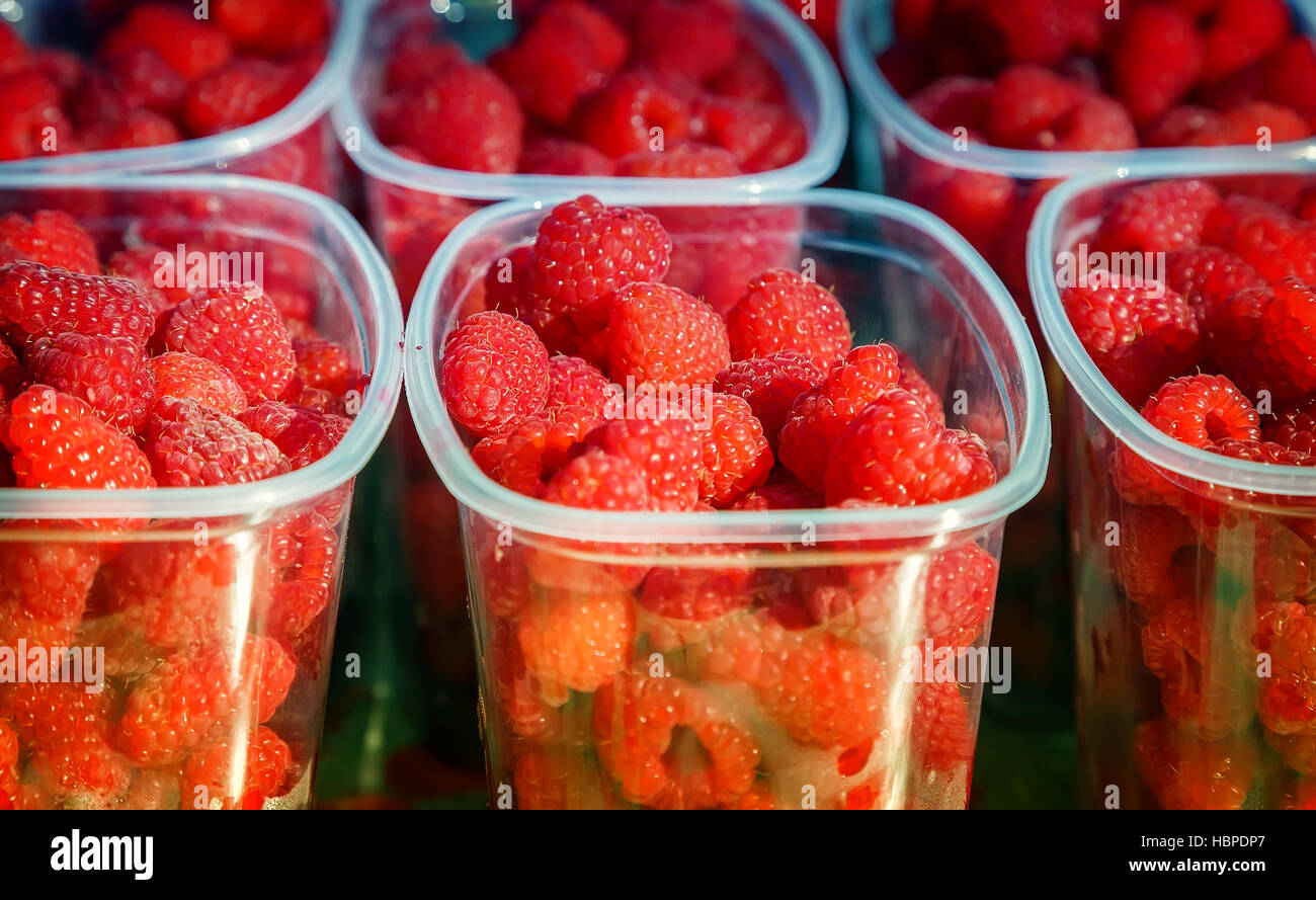 Tasty food in containers hi-res stock photography and images - Alamy