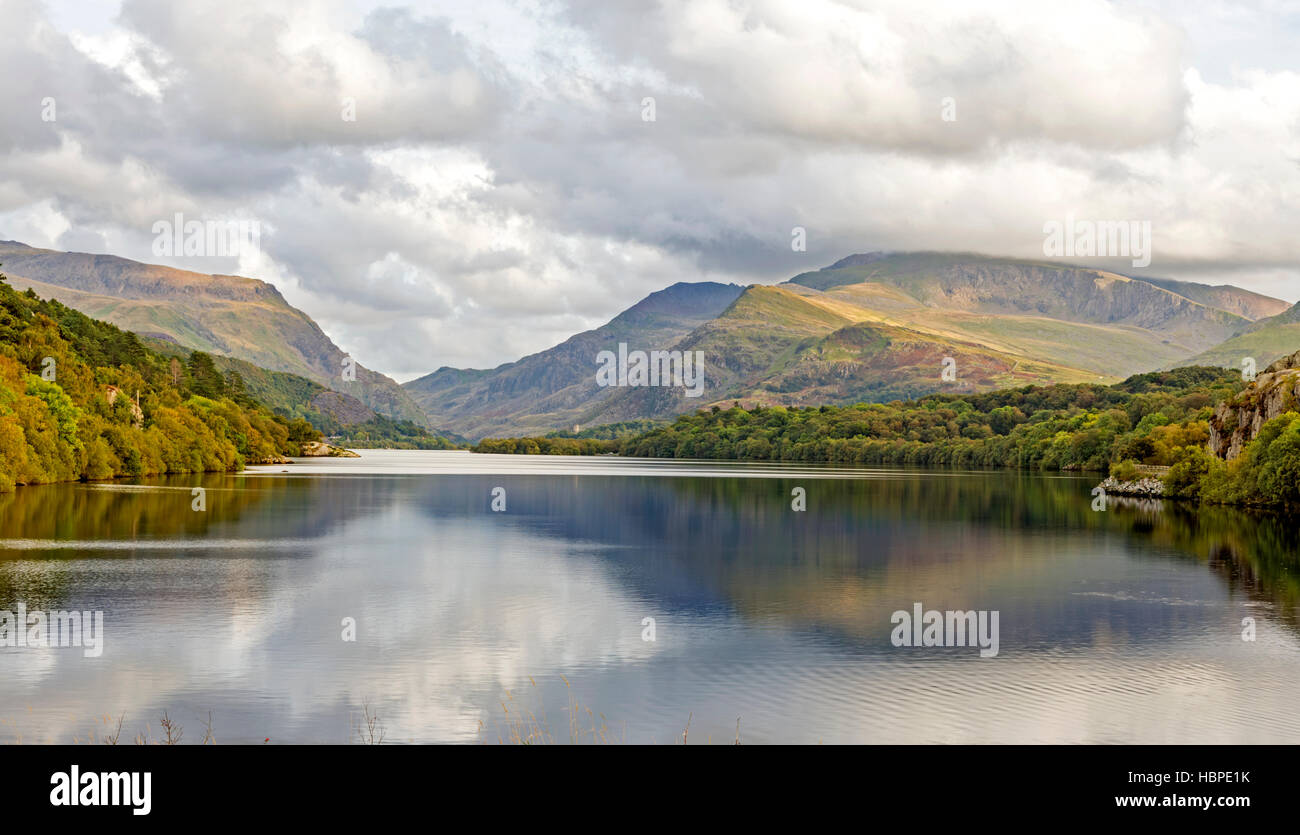 Llyn padarn lake snowdonia hi-res stock photography and images - Alamy