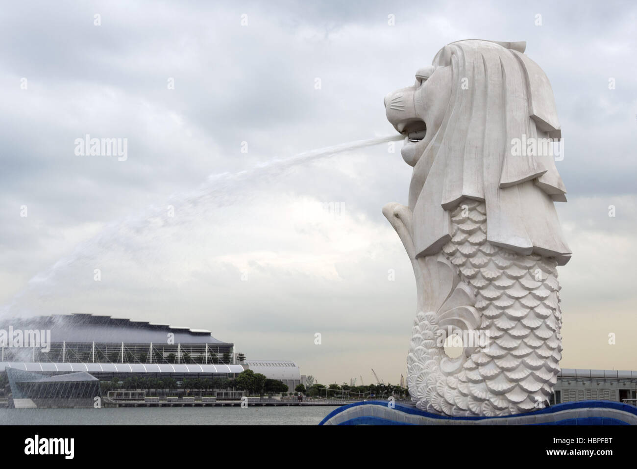 White merlion singapore hi-res stock photography and images - Alamy