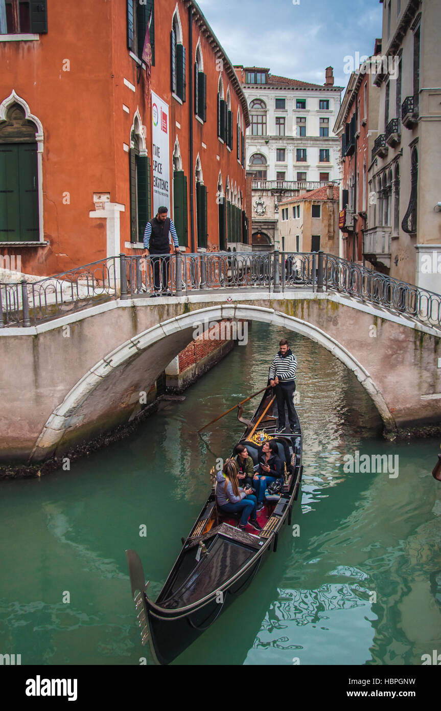Gondola under stone bridge hi-res stock photography and images - Alamy
