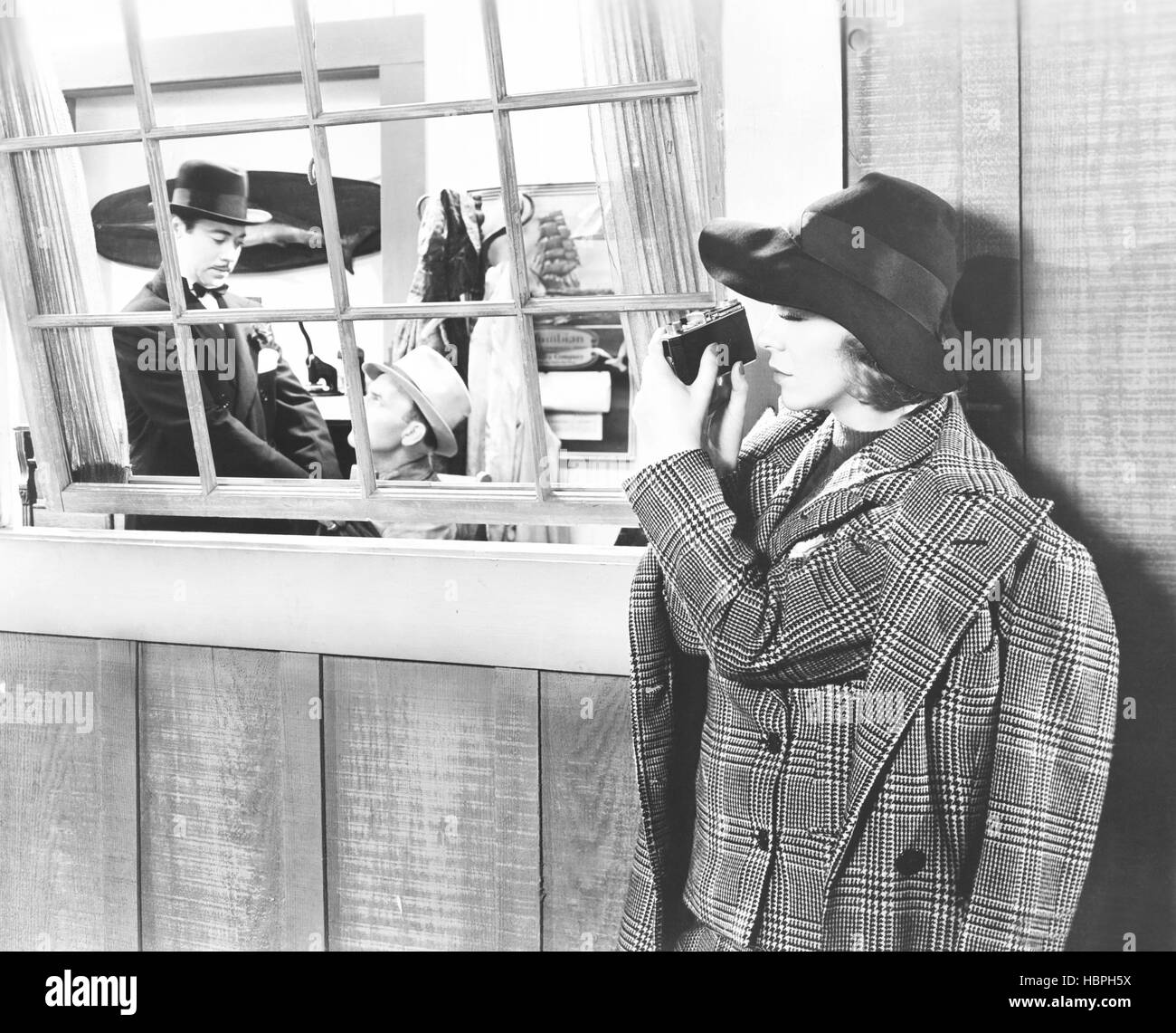 EXPOSED, Bernard Nedell (left), Glenda Farrell (right), 1938 Stock Photo - Alamy