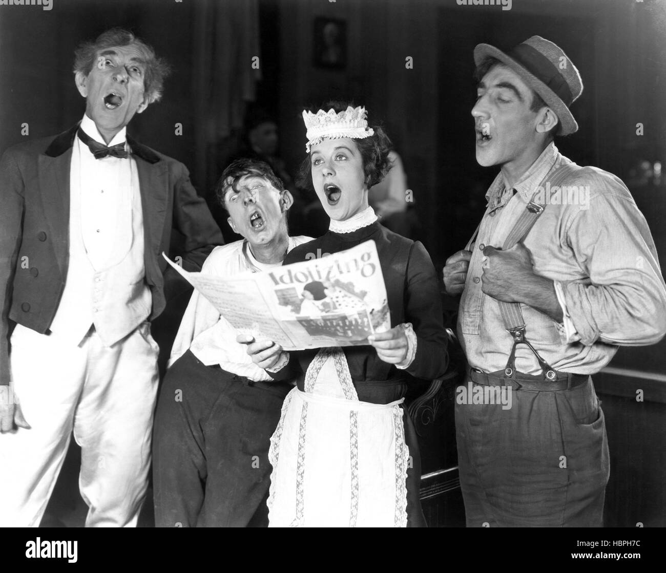 EXIT SMILING, Beatrice Lillie, 1926 Stock Photo - Alamy