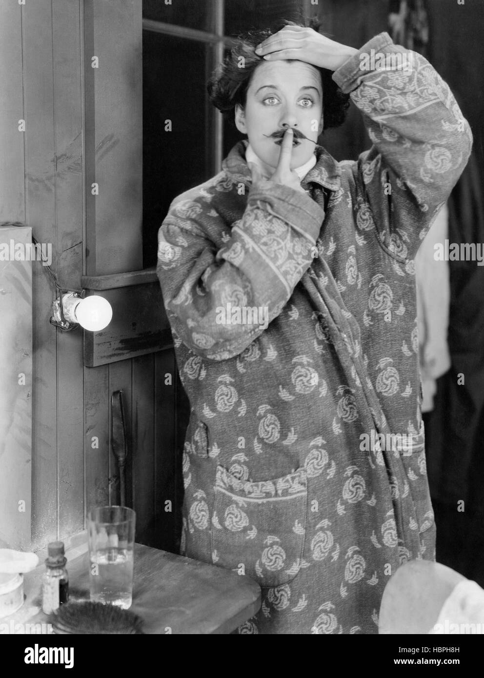 EXIT SMILING, Beatrice Lillie, 1926 Stock Photo - Alamy
