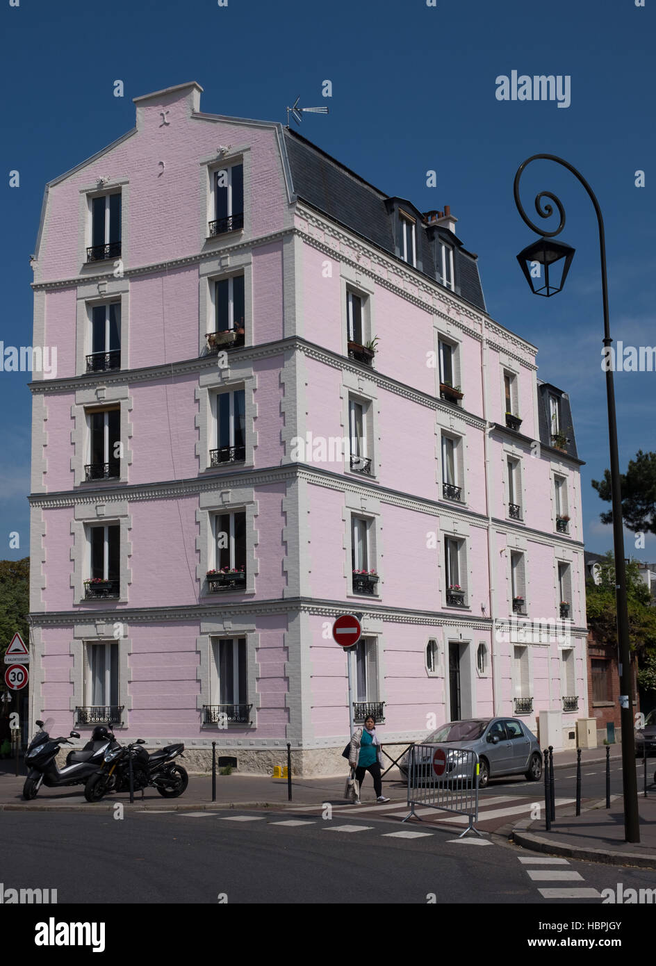 Five storey building hi-res stock photography and images - Alamy