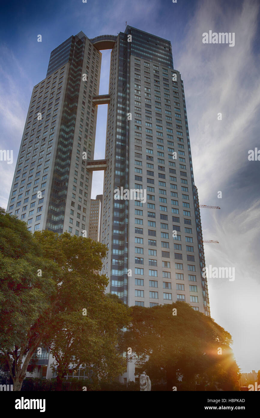 Ge building sign hi-res stock photography and images - Alamy