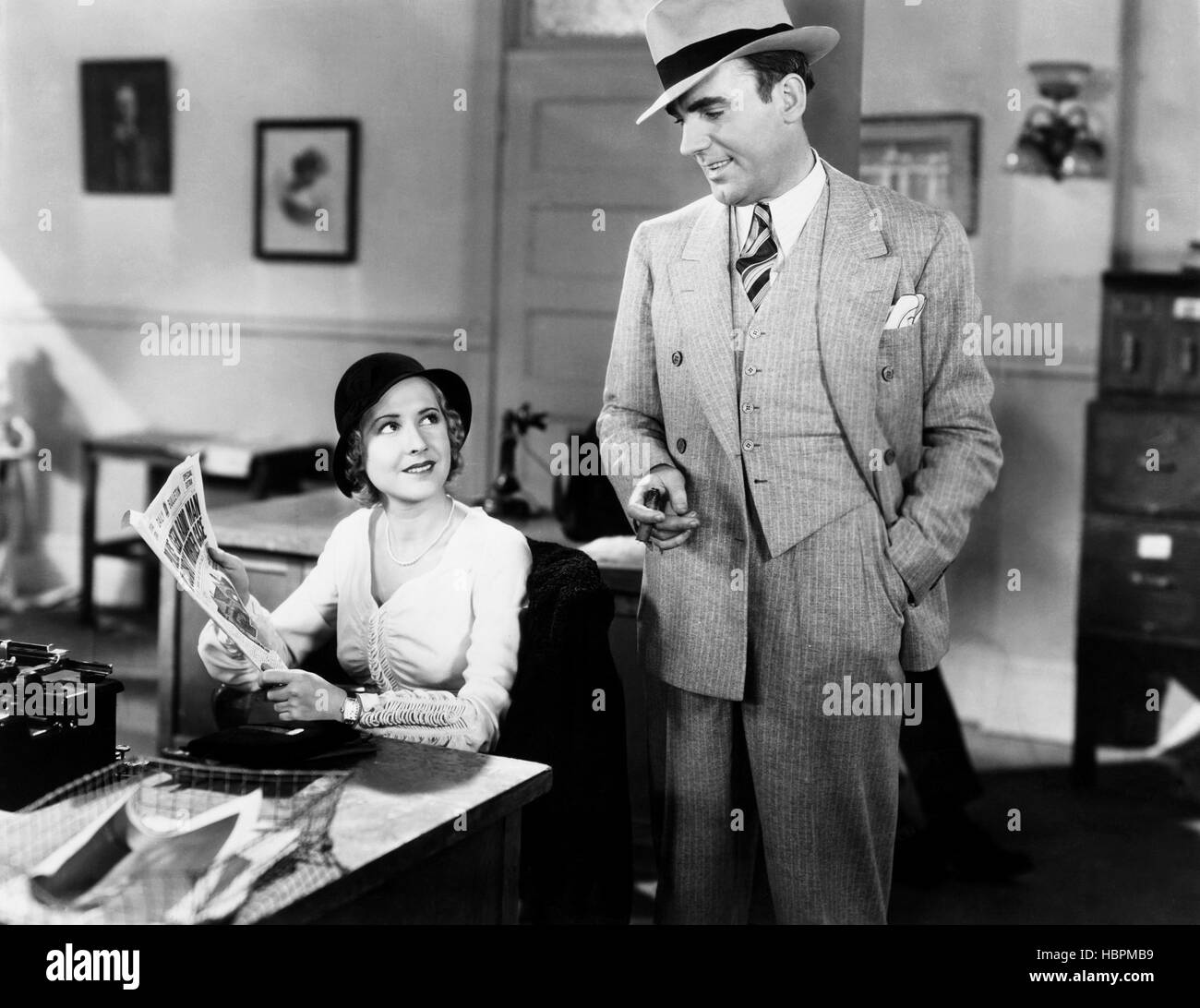 THE FINAL EDITION, from left, Mae Clarke, Pat O'Brien, 1932 Stock Photo ...