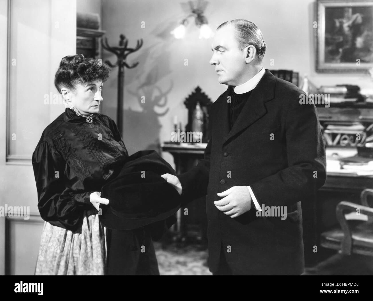 FIGHTING FATHER DUNNE, from left: Una O'Connor, Pat O'Brien, 1948 Stock ...
