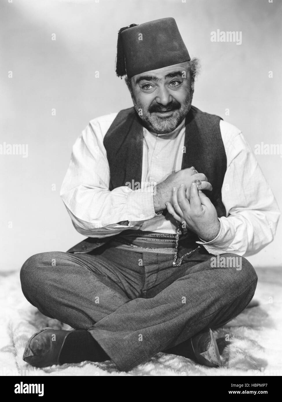 FIVE GRAVES TO CAIRO, Akim Tamiroff, 1943 Stock Photo - Alamy