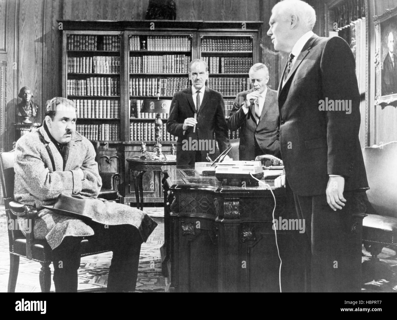 THE FORTUNE COOKIE, Cliff Osmond (left), Les Tremayne (second right ...