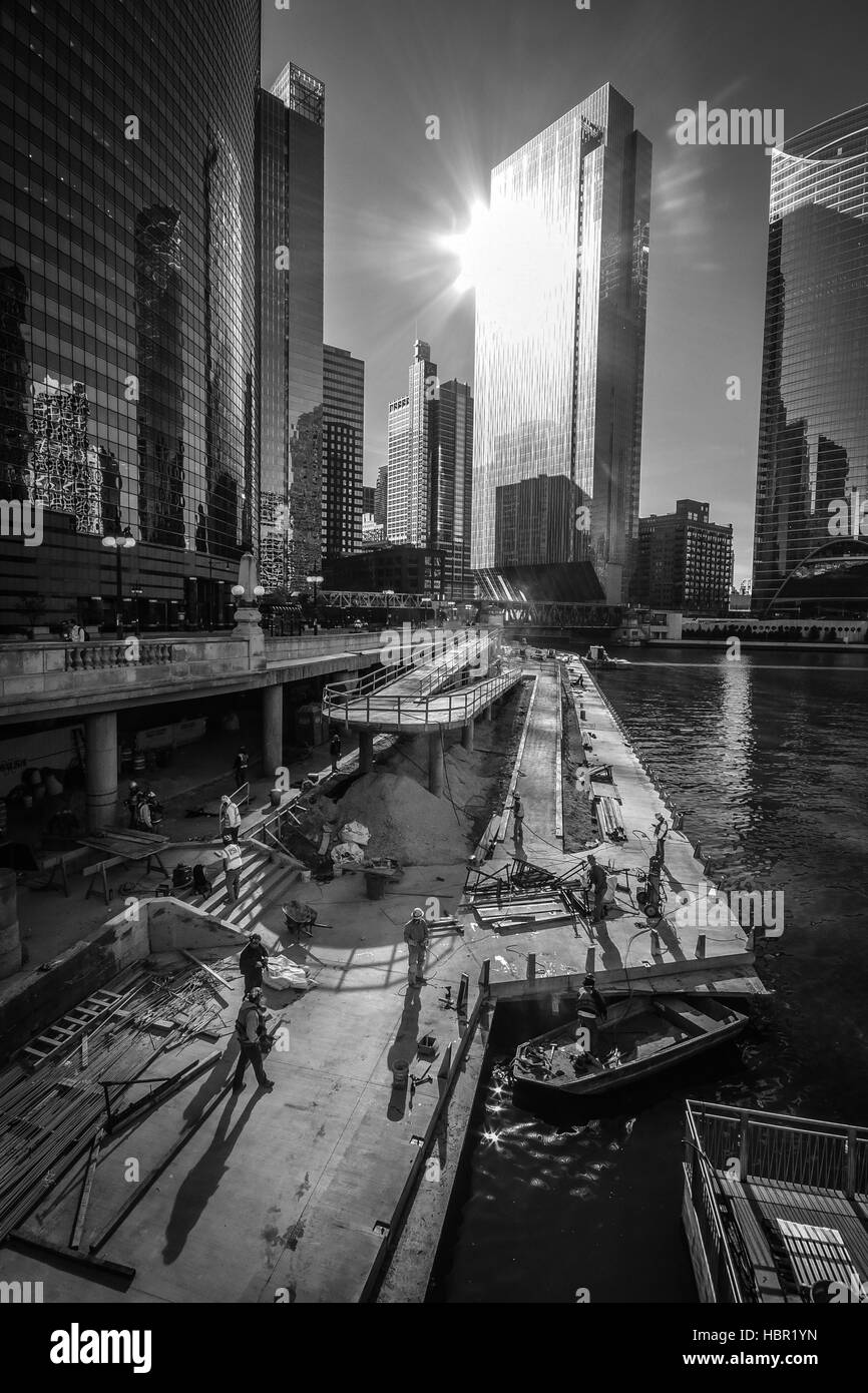Construction workers in Chicago, Illinois Stock Photo - Alamy