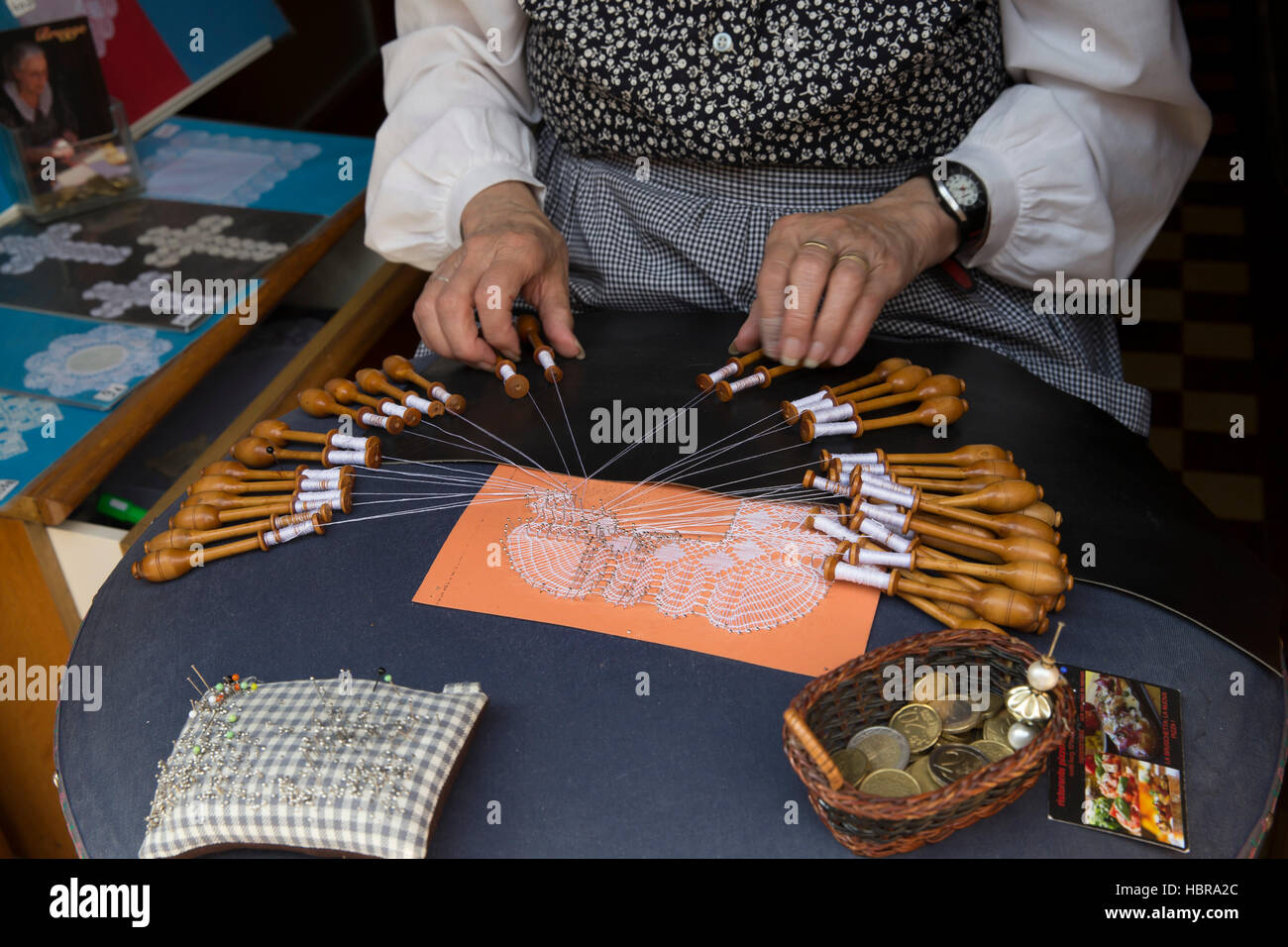 Europe belgium bruges lace making hi-res stock photography and images ...