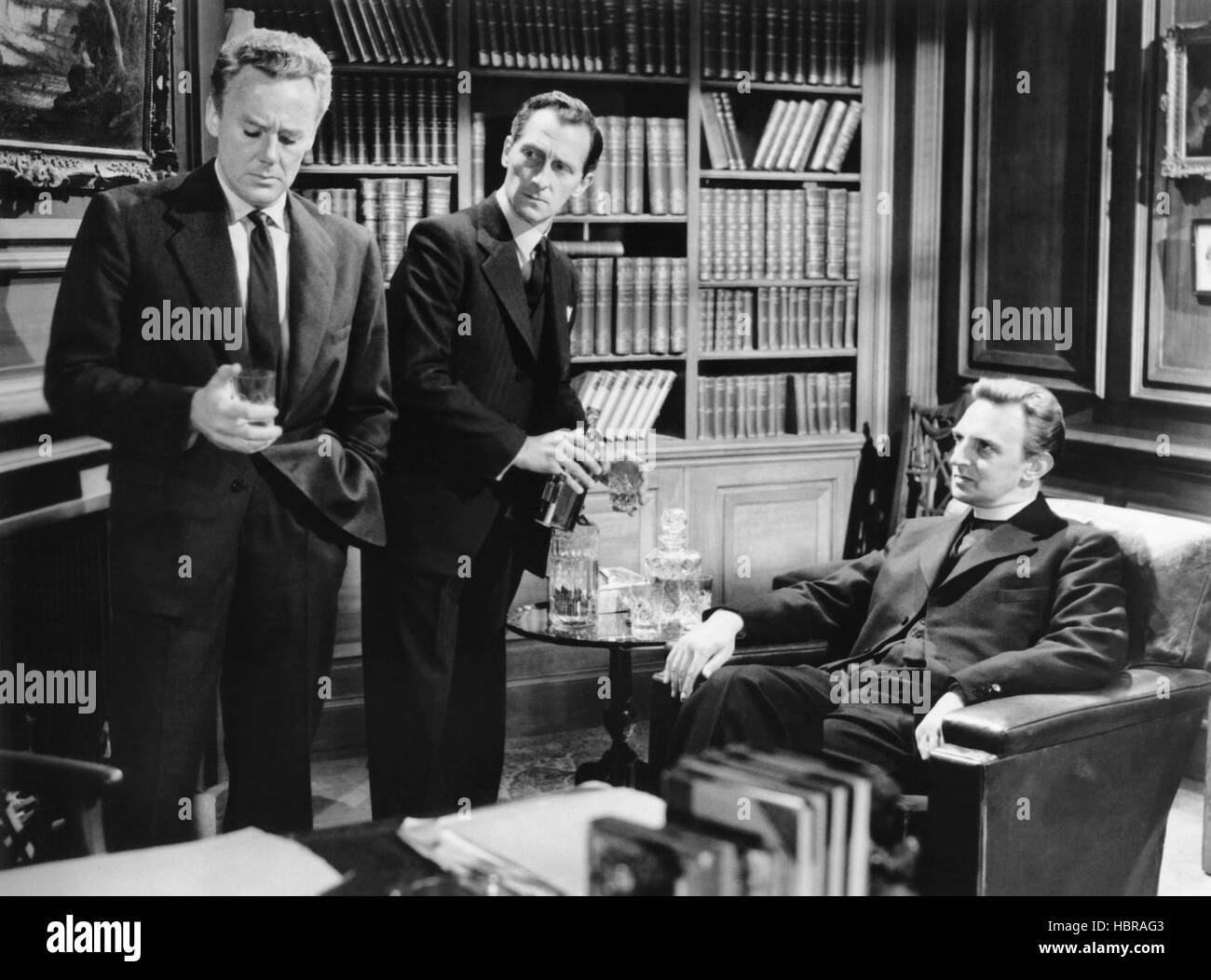 THE END OF THE AFFAIR, from left: Van Johnson, Peter Cushing, Stephen ...