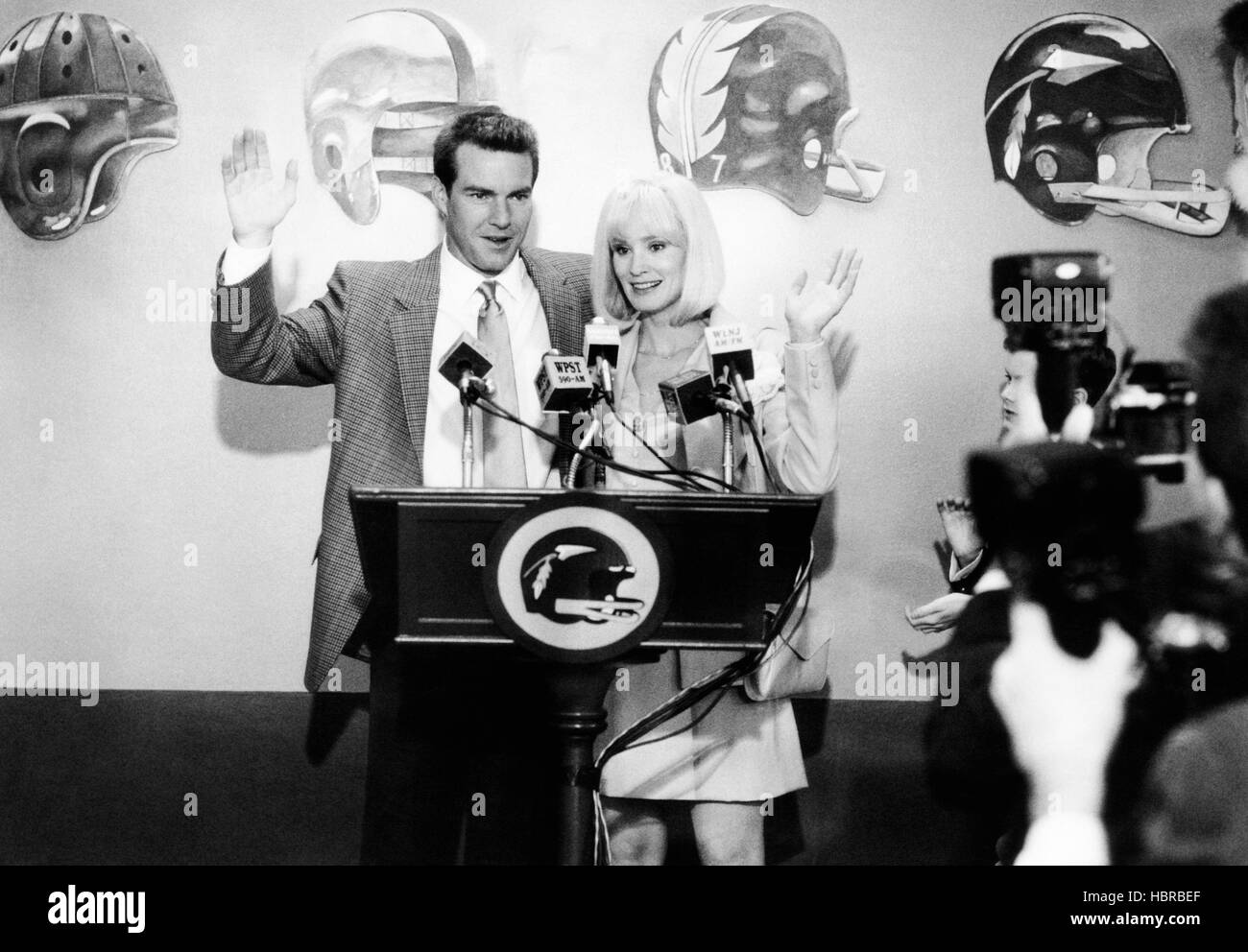 EVERYBODY'S ALL-AMERICAN, from left, Dennis Quaid, Jessica Lange, 1988 ...