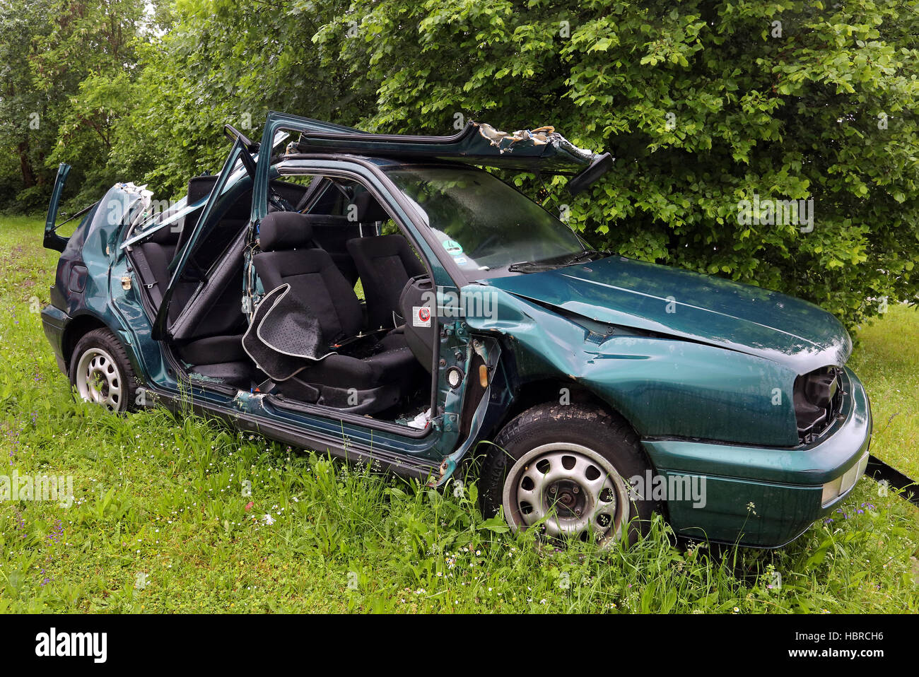 Autounfall hi-res stock photography and images - Alamy