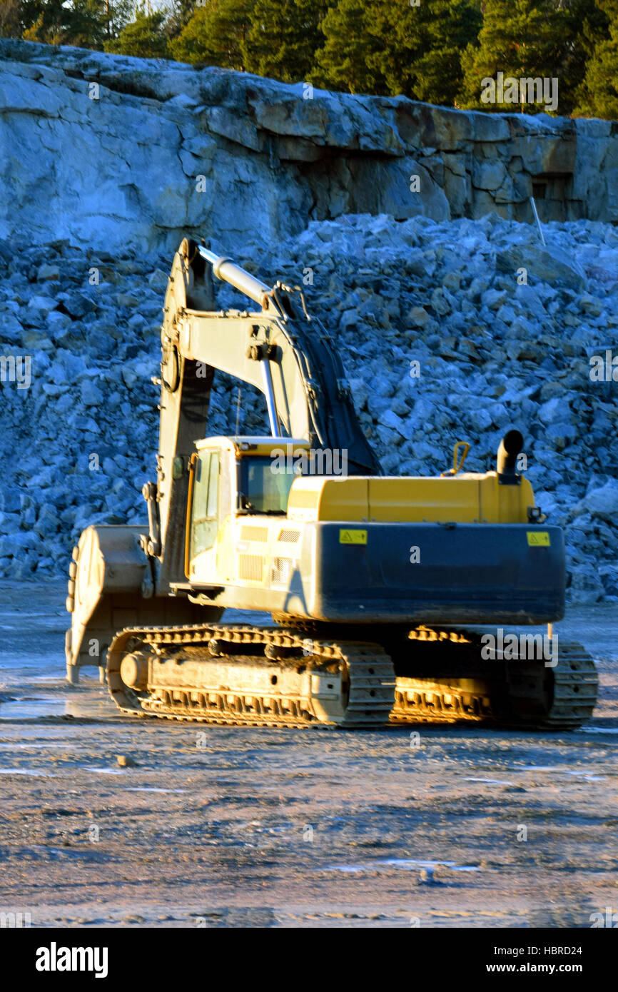 Tracked excavators hi-res stock photography and images - Alamy